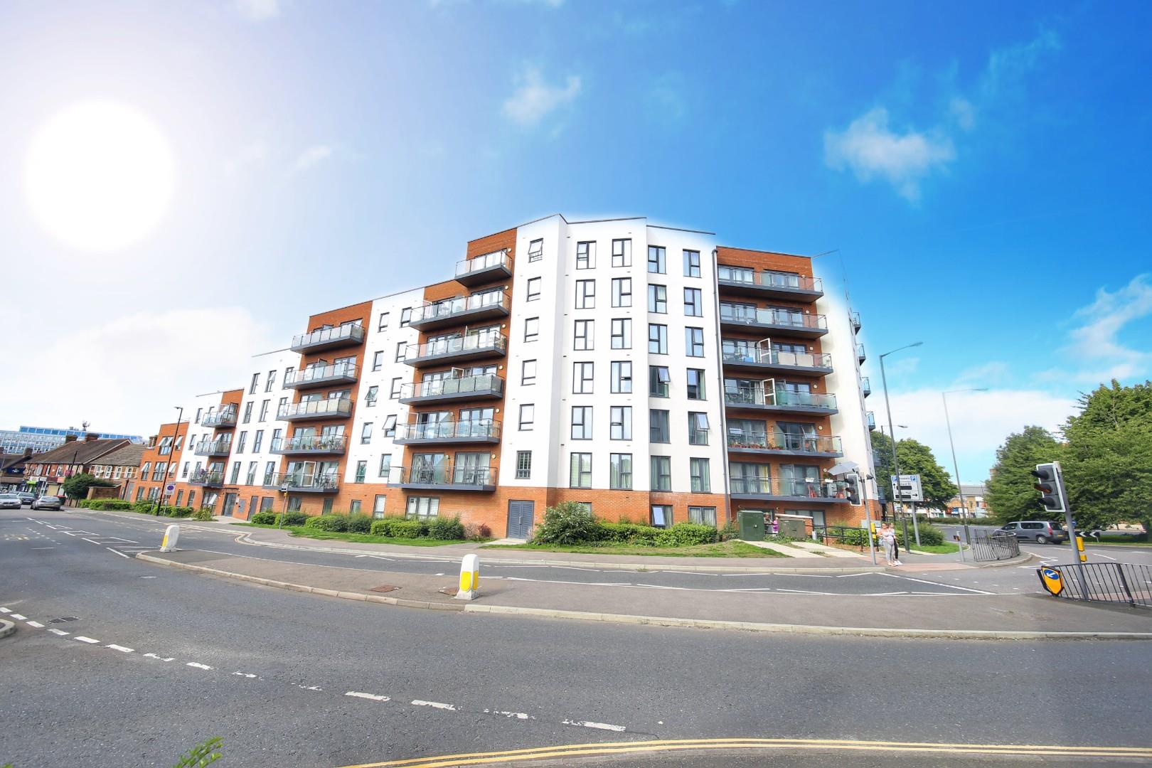 1 Bed, 1 Bath Property For Sale in Ifield Road, RH11 7PB